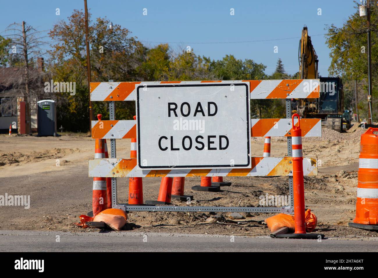 Road closed sign Stock Photo - Alamy