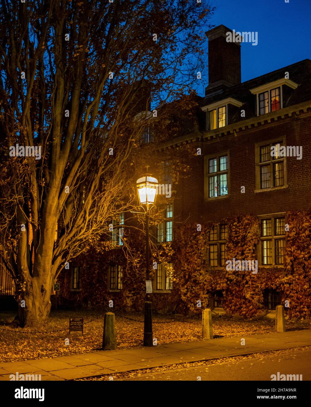 Victorian cambridge street lamp hi-res stock photography and images - Alamy