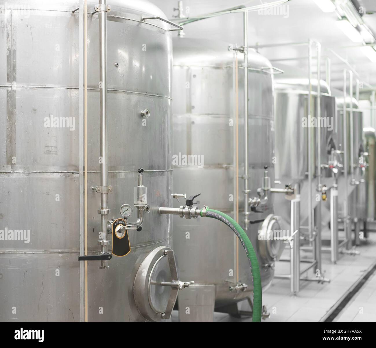 Modern brewery factory interior with reservoirs Stock Photo - Alamy