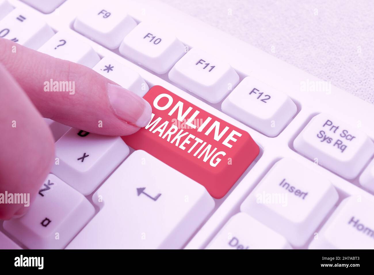 Inspiration showing sign Online Marketing. Business overview leveraging ...