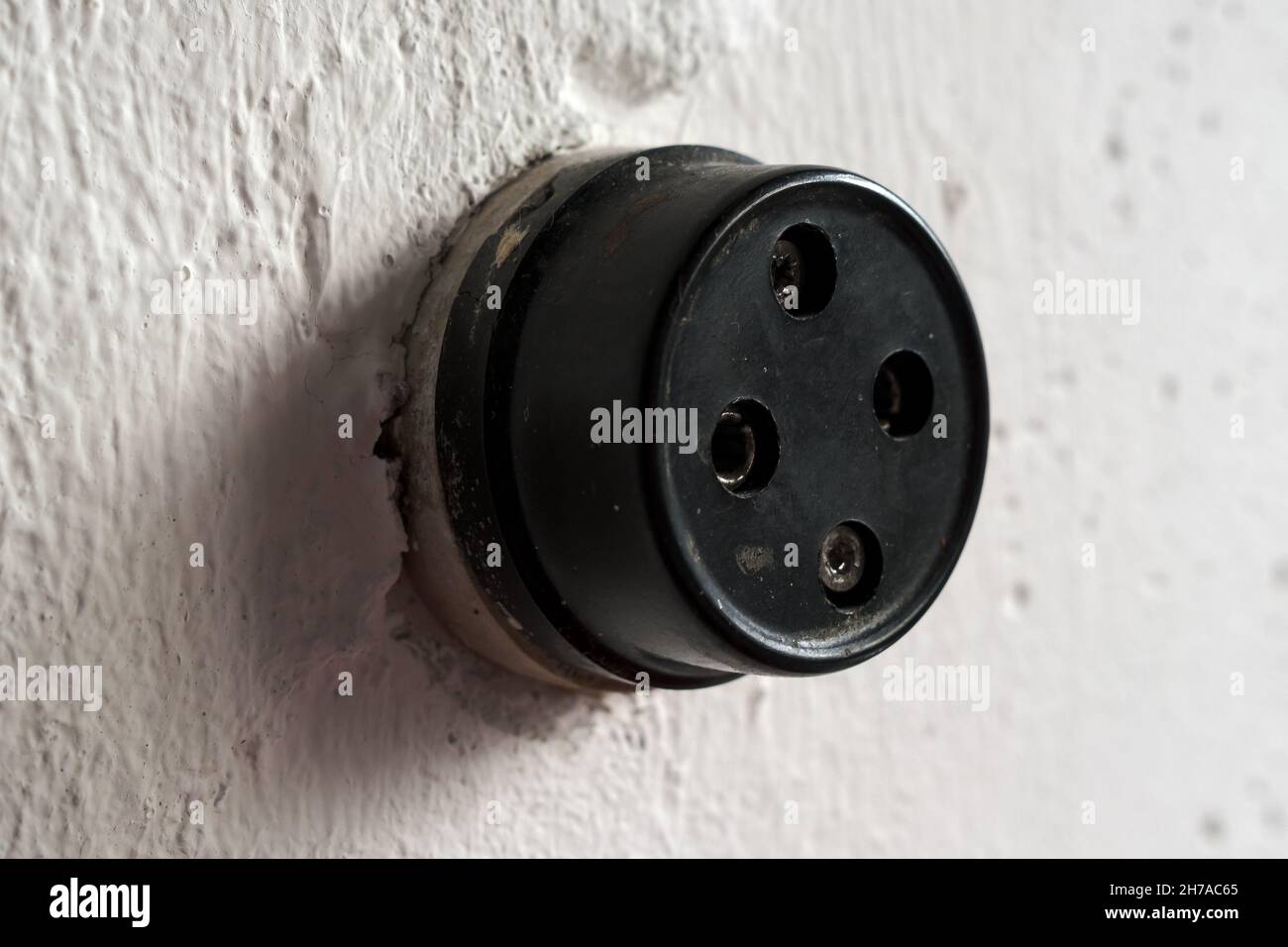 Ancient socket hi-res stock photography and images - Alamy