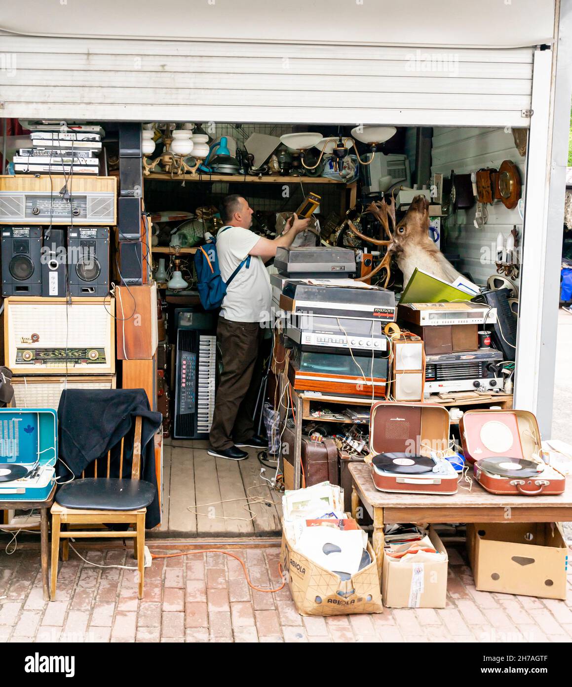 Stand booth with antique vinyl players and audio devices sold in Udelka ...