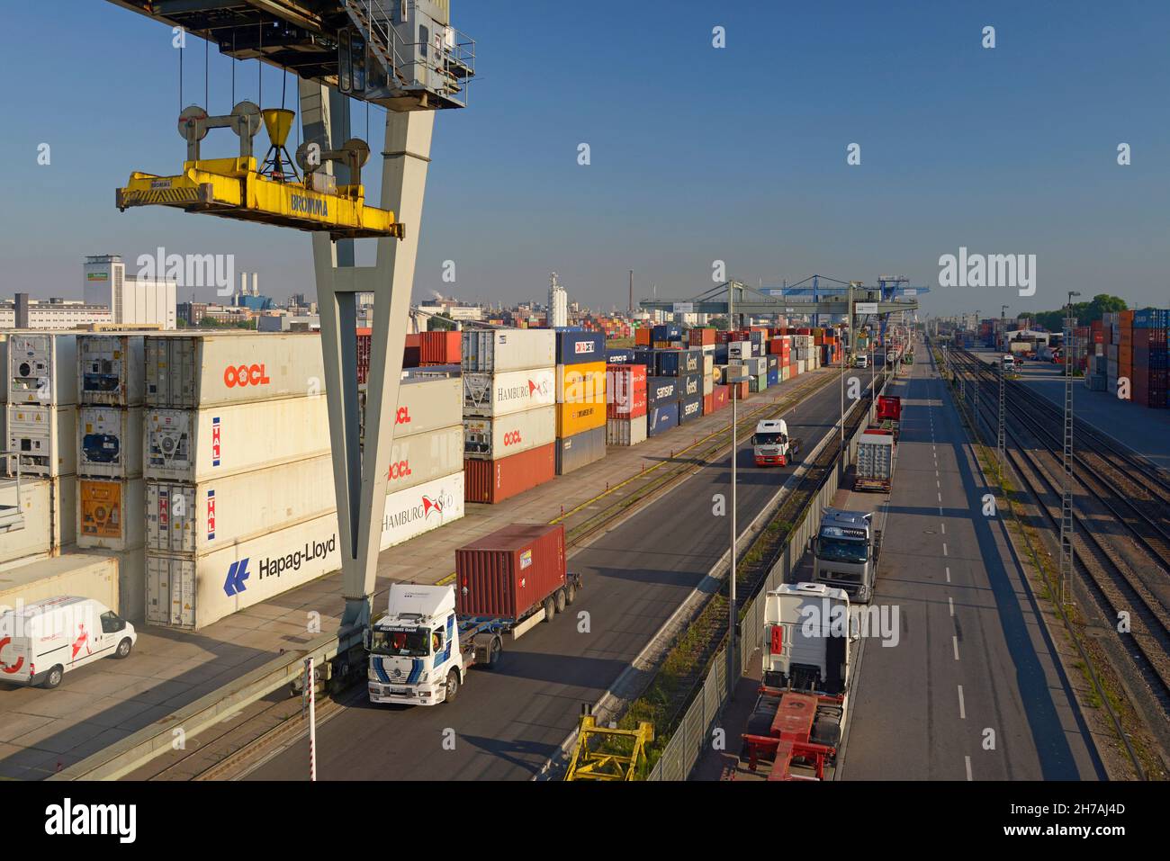 GERMANY, BADEN-WURTTEMBERG, MANNHEIM, PORT OF MANNHEIM, MÜHLAUHAFEN ...