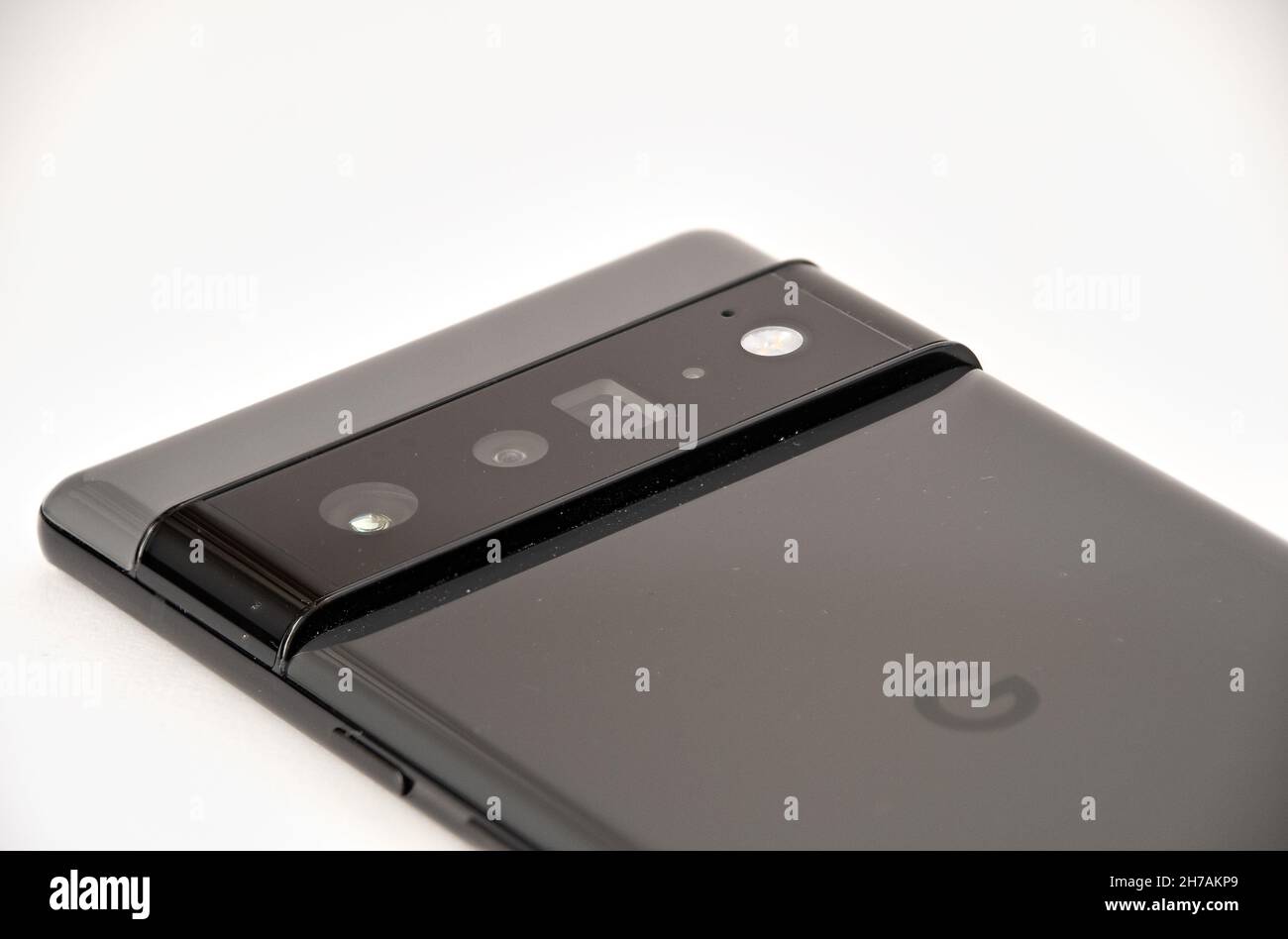 CHESTER, 21 NOVEMBER 2021: Google Pixel 6 Pro - High Tech Smartphone ...