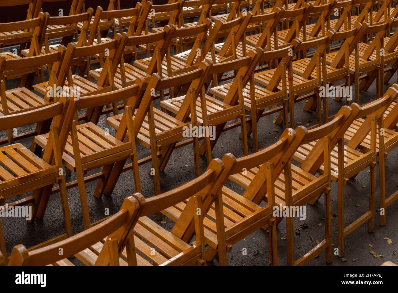 Empty seating hi-res stock photography and images - Alamy