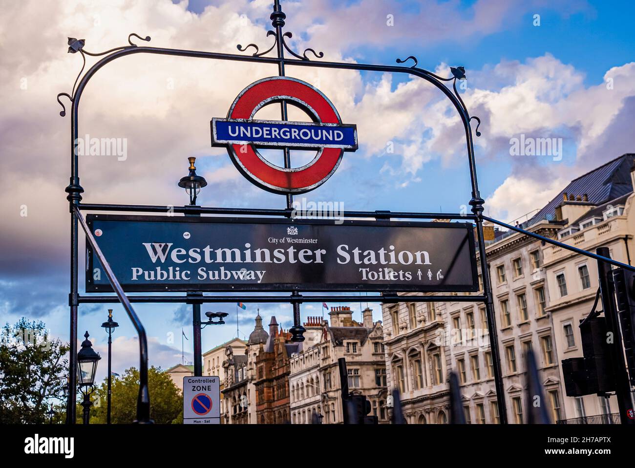 Underground sign in Westminster arch, Jubilee line, London Stock Photo ...
