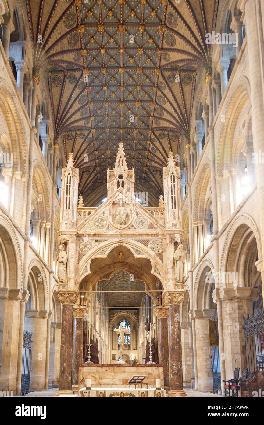 Architecture cross interior high altar of peterborough cathedral hi-res ...
