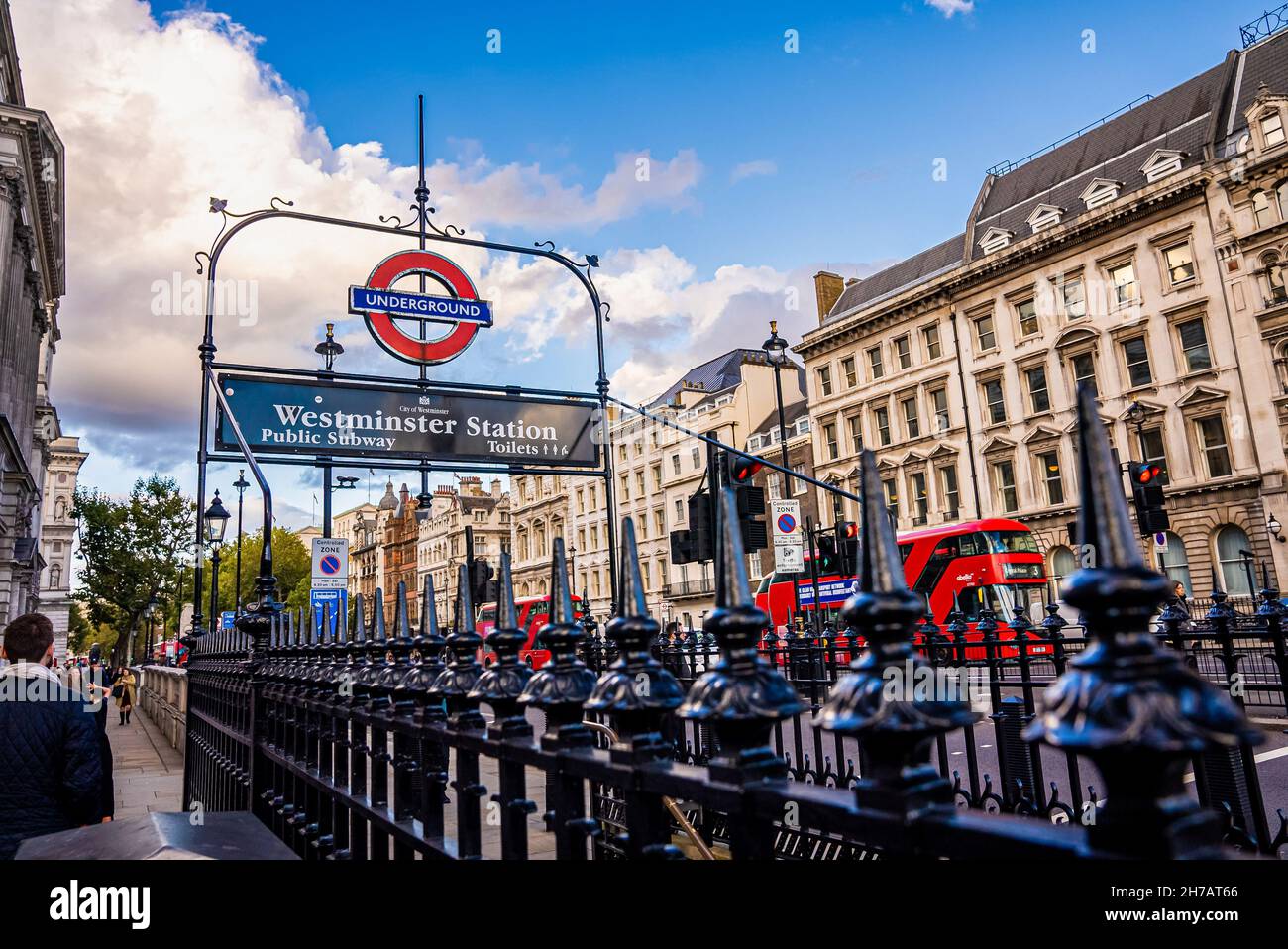 Underground sign in Westminster arch, Jubilee line, London Stock Photo ...