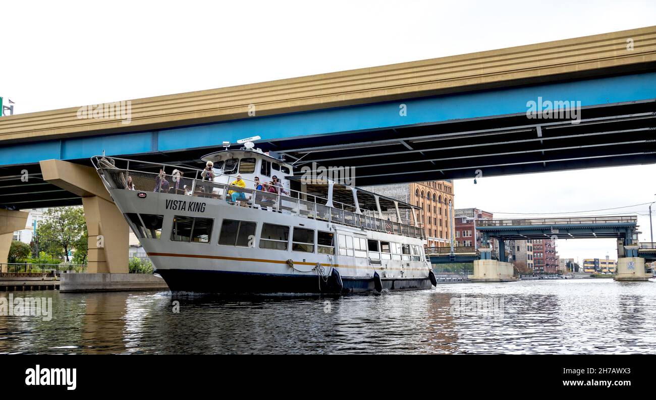 Milwaukee center hi-res stock photography and images - Alamy