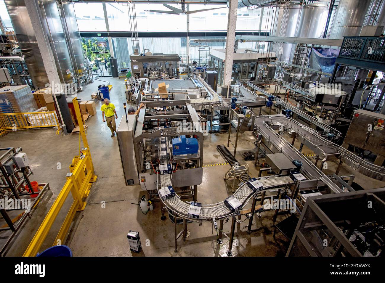 Production line at Milwaukee Brewing Co (MKE Stock Photo - Alamy