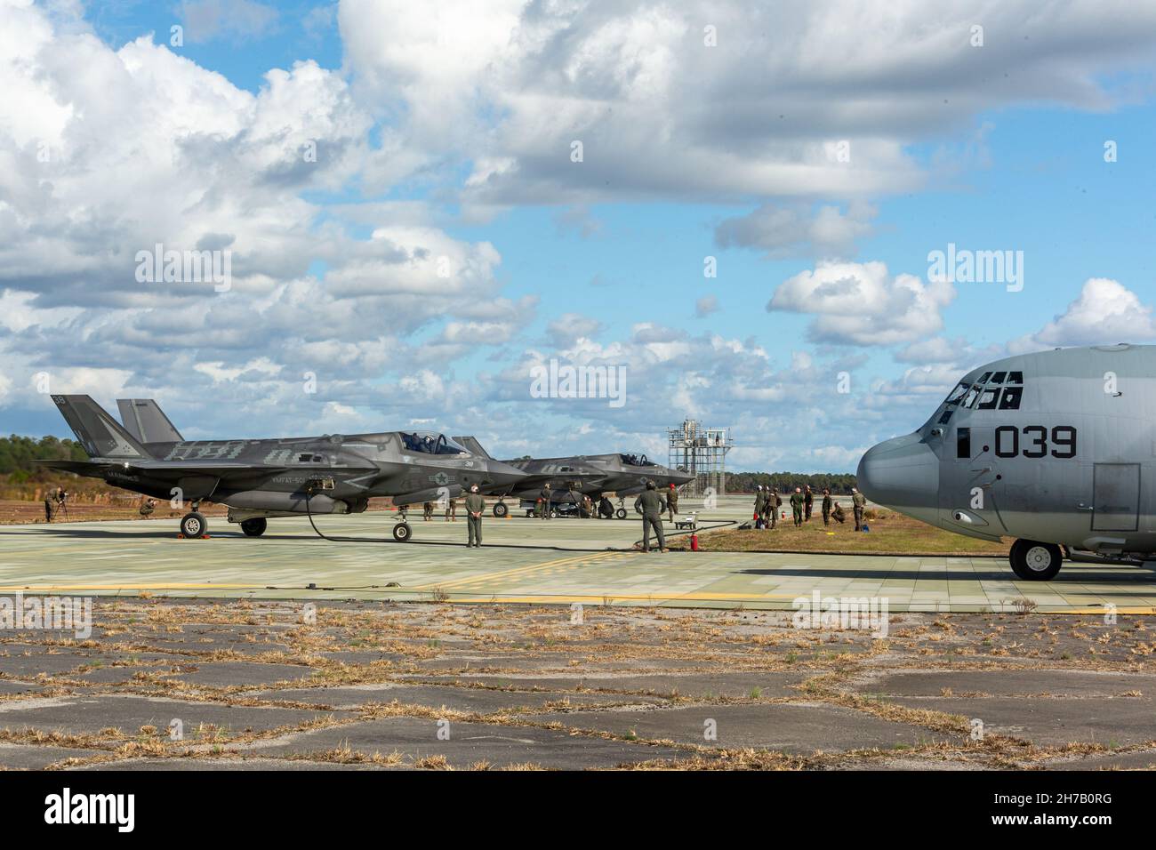 U.S. Marines with Marine Aviation Logistics Squadron (MALS) 31 and ...