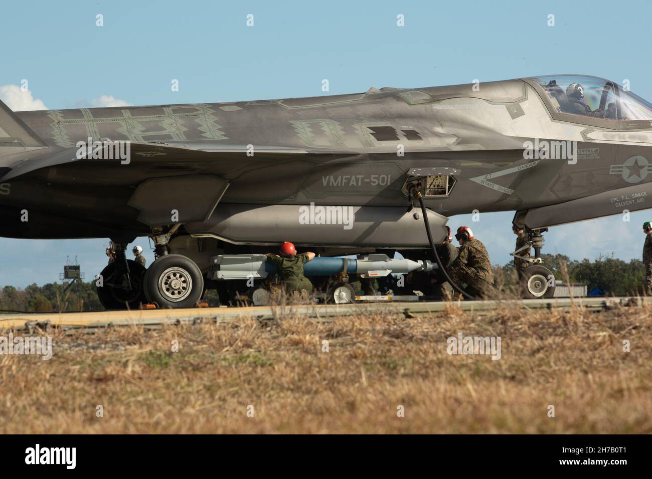 U.S. Marines with Marine Aviation Logistics Squadron (MALS) 31 and ...