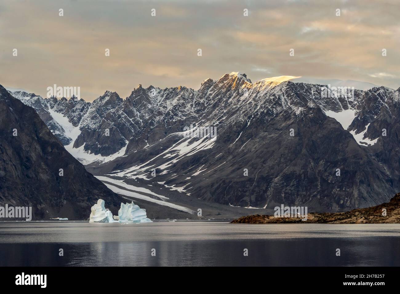 Milne land island hi-res stock photography and images - Alamy