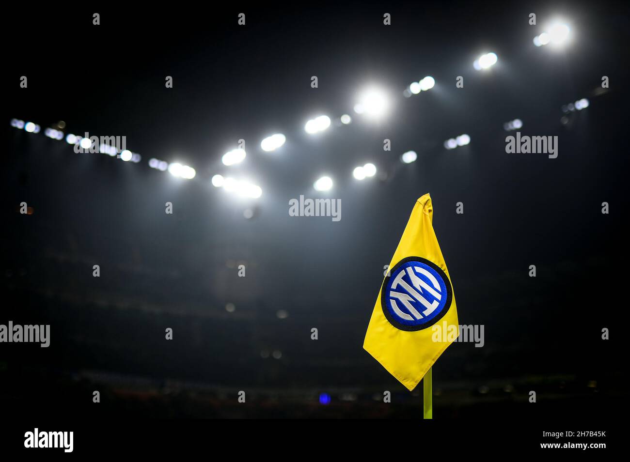 Corner kick flag hi-res stock photography and images - Alamy