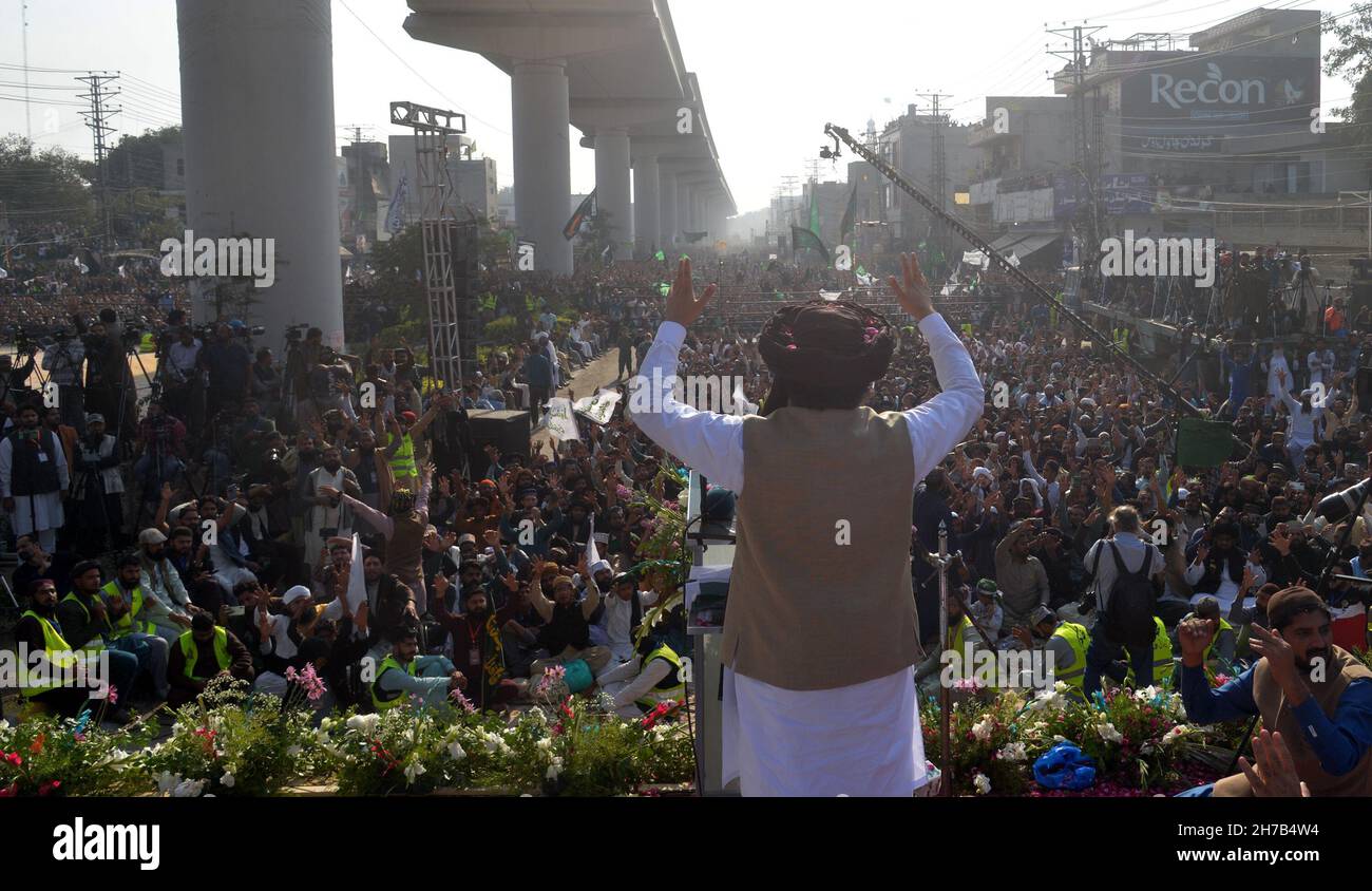 Lahore, Punjab, Pakistan. 21st Nov, 2021. Hafiz Saad Rizvi leader of ...
