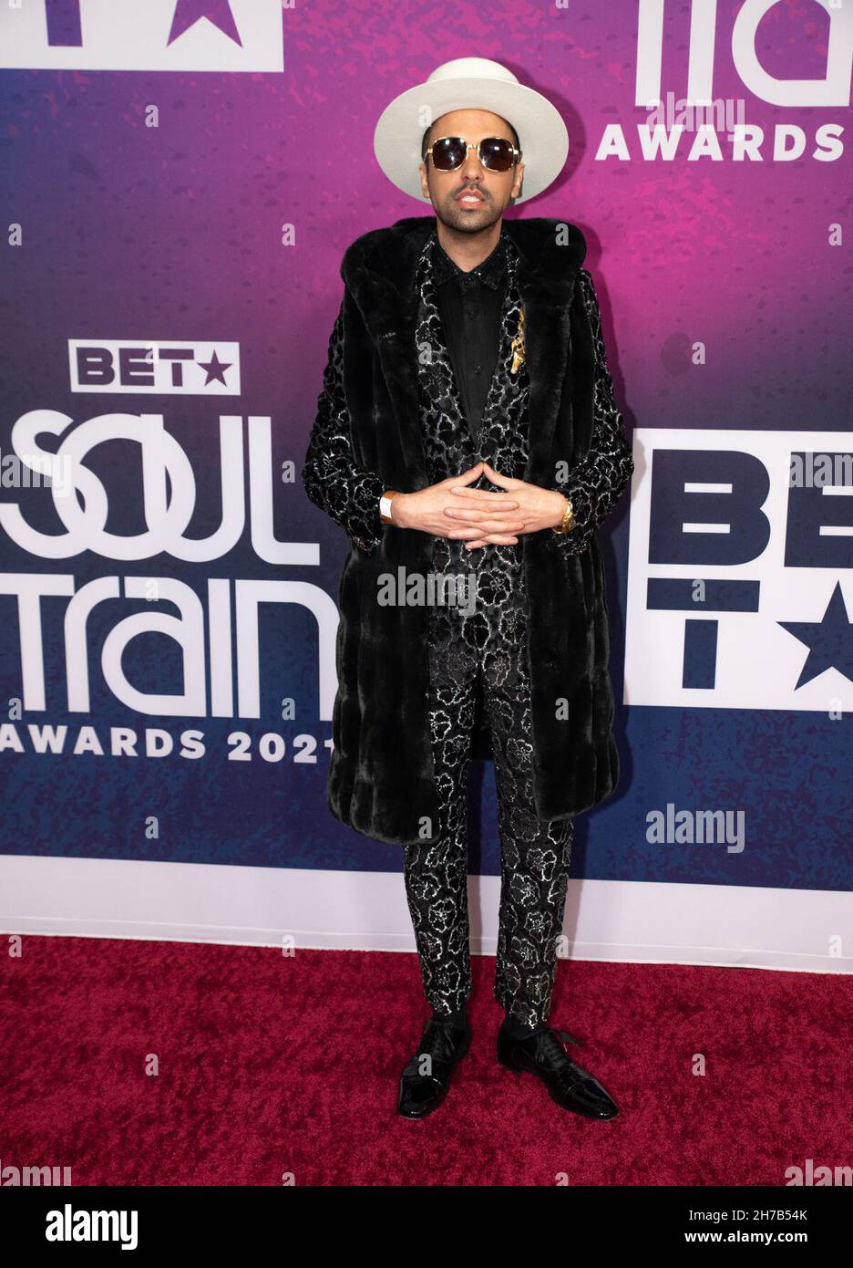 New York, USA. 20th Nov, 2021. DJ/Producer DJ Cassidy on the Red Carpet ...