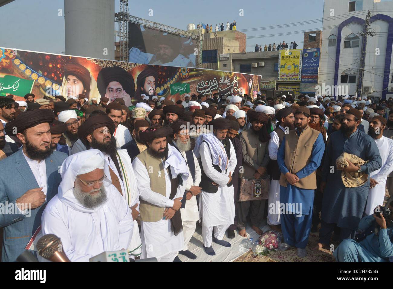 Lahore, Punjab, Pakistan. 21st Nov, 2021. Hafiz Saad Rizvi leader of ...