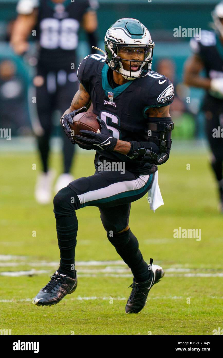November 21, 2021: Philadelphia Eagles wide receiver DeVonta Smith (6 ...