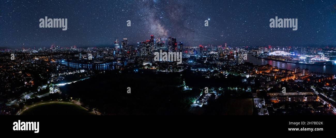 Birds eye view skyscraper water High Resolution Stock Photography and ...