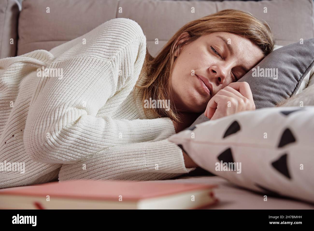 Millennial cute hi-res stock photography and images - Alamy