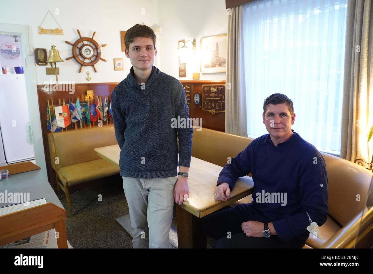 Hamburg, Germany. 15th Nov, 2021. Christian Butzke (r), operator of the ...