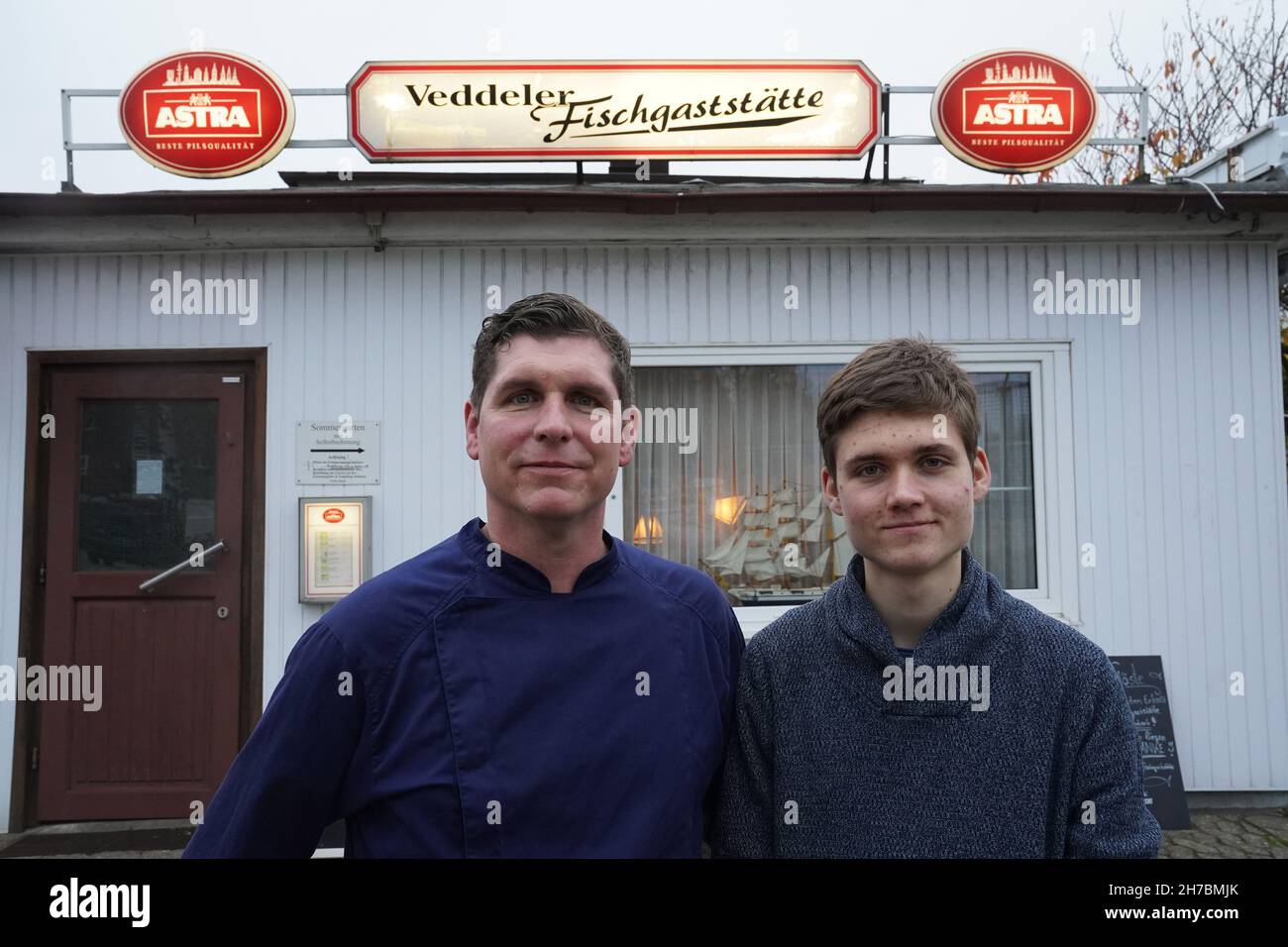 Hamburg, Germany. 15th Nov, 2021. Christian Butzke (l), operator of the ...