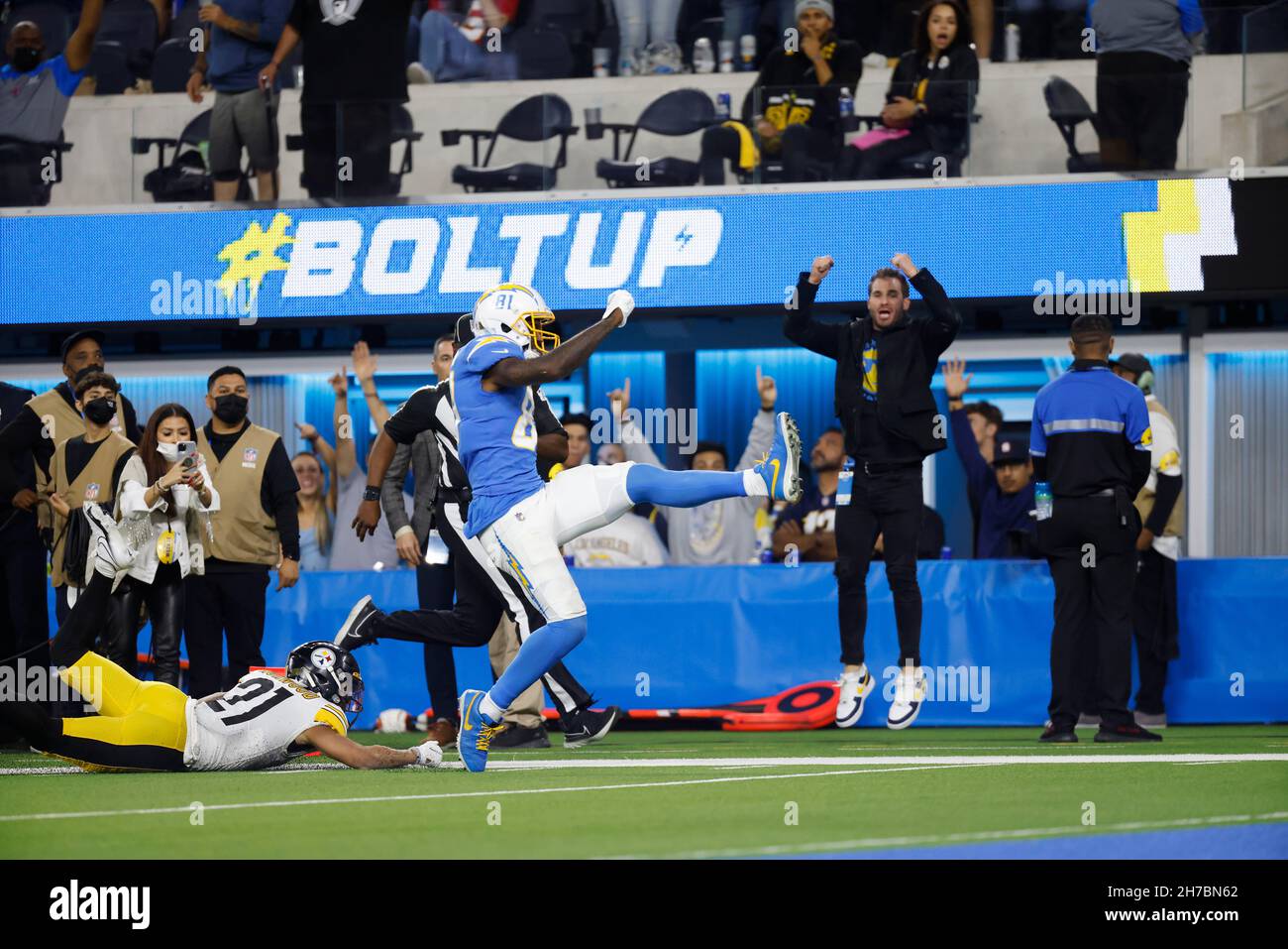 November 21, 2021 Los Angeles Chargers wide receiver Mike Williams (81 ...