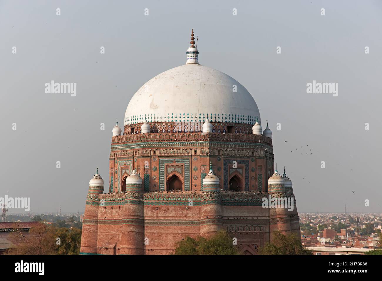 Tomb of shah rukn e alam multan hi-res stock photography and images - Alamy