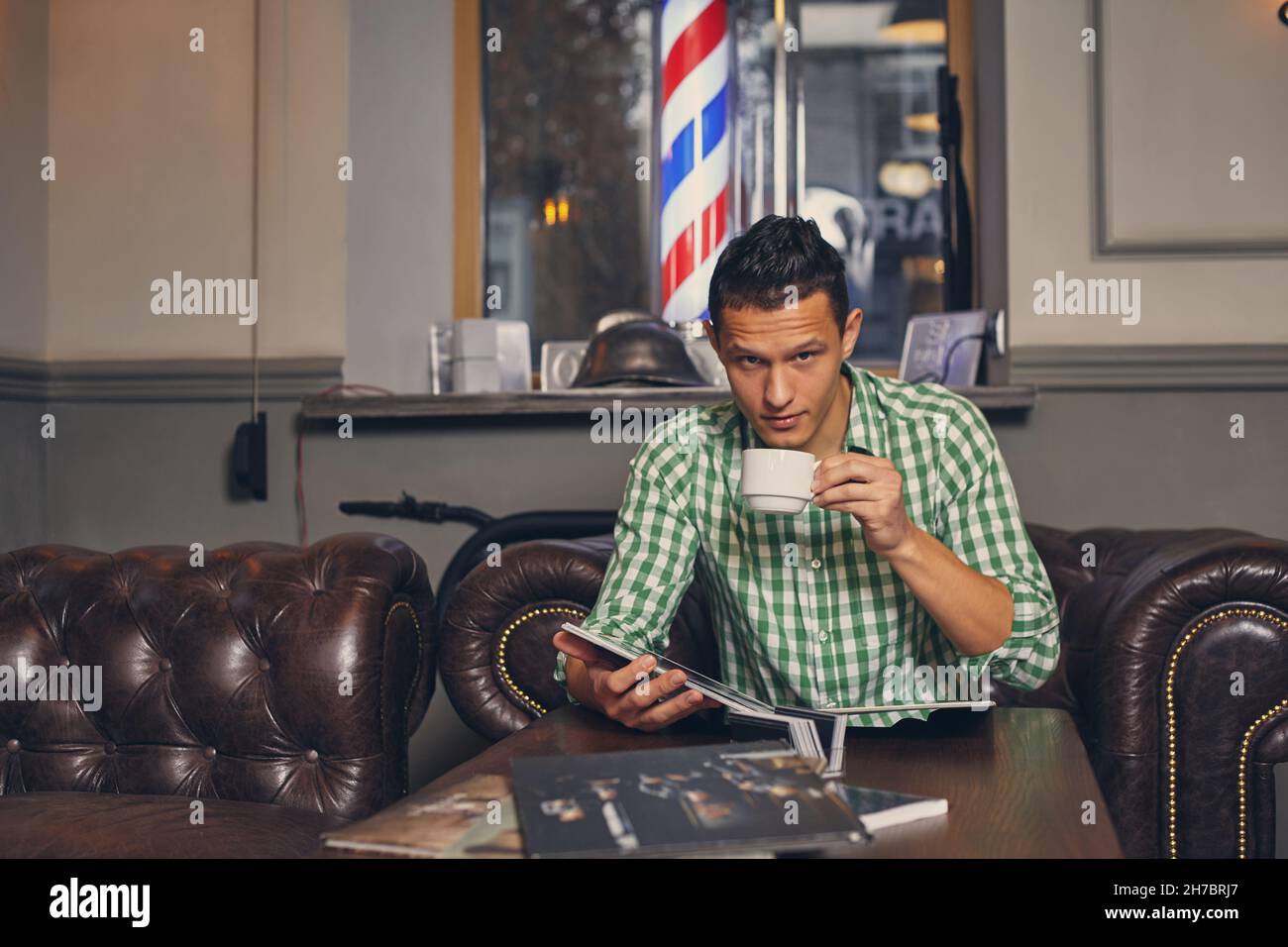 Barber and coffee shop hi-res stock photography and images - Alamy