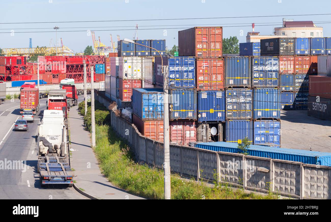 Container trailer terminal port hi-res stock photography and images - Alamy