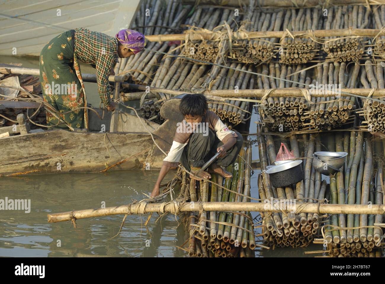 Poor burma hi-res stock photography and images - Alamy