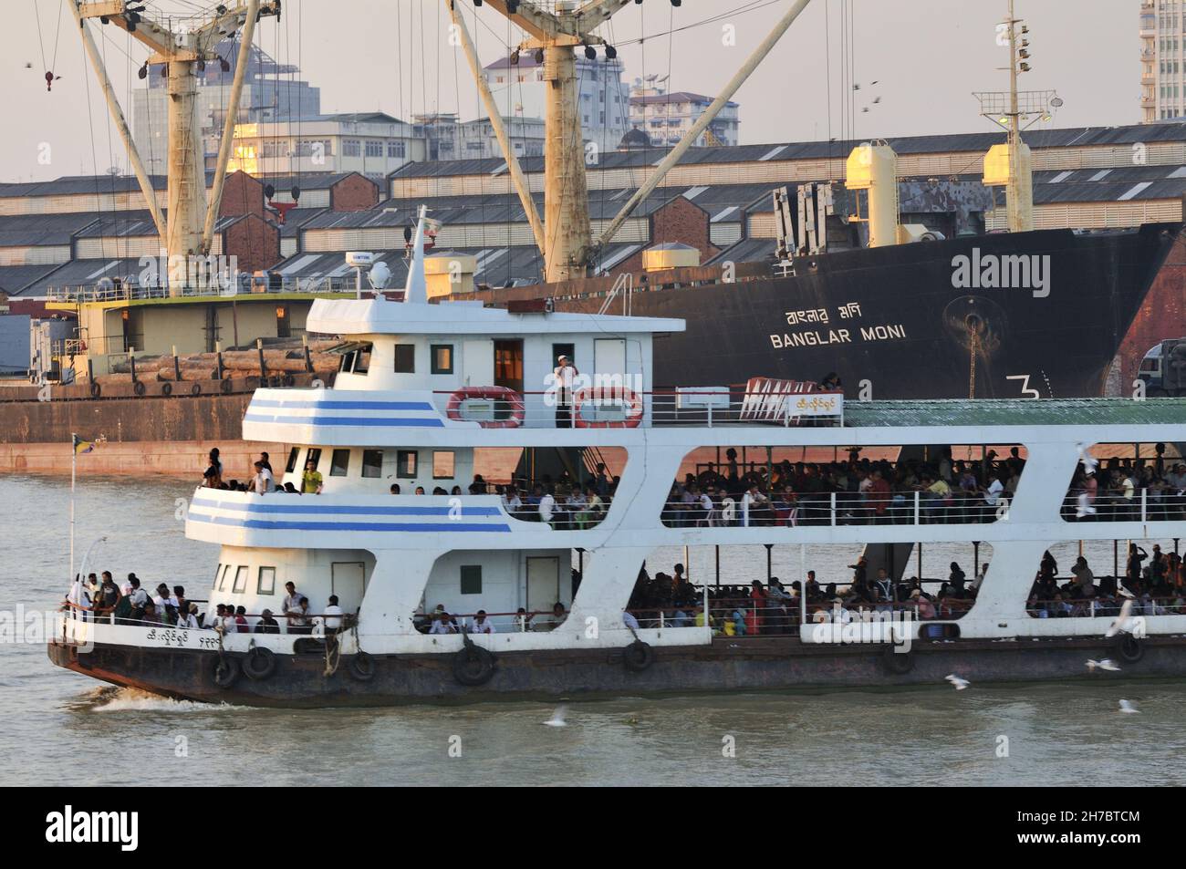 Yangon river port hi-res stock photography and images - Alamy