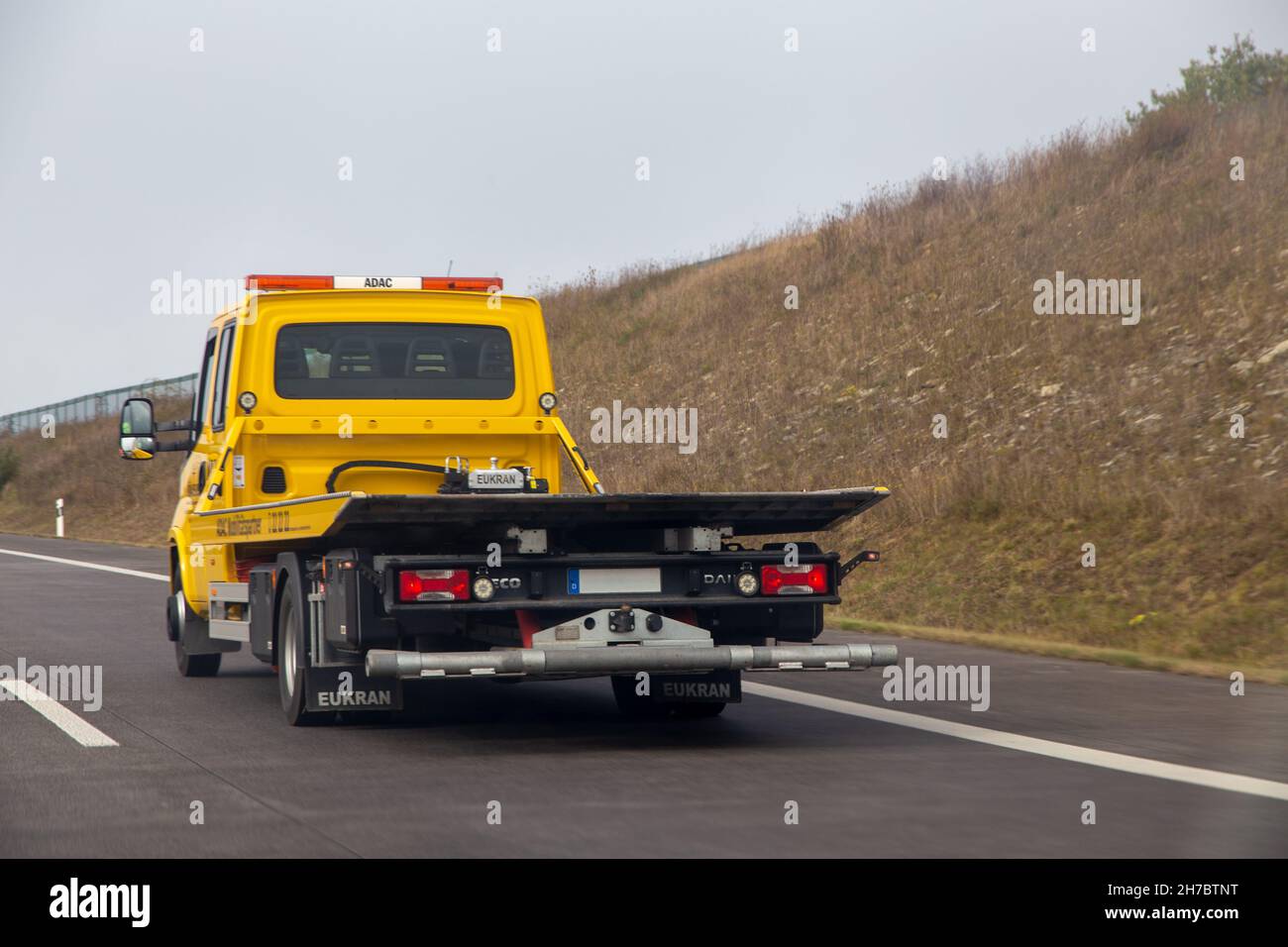 Tow truck operation hi-res stock photography and images - Alamy
