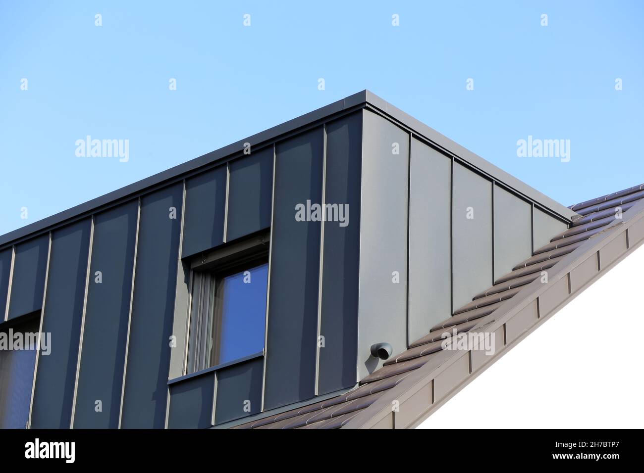 Standing seam panels hi-res stock photography and images - Alamy