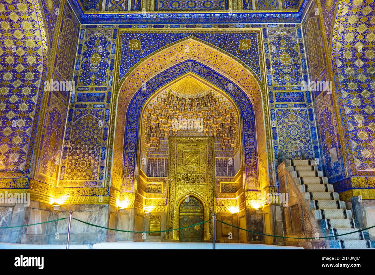 Mihrab blue hi-res stock photography and images - Alamy