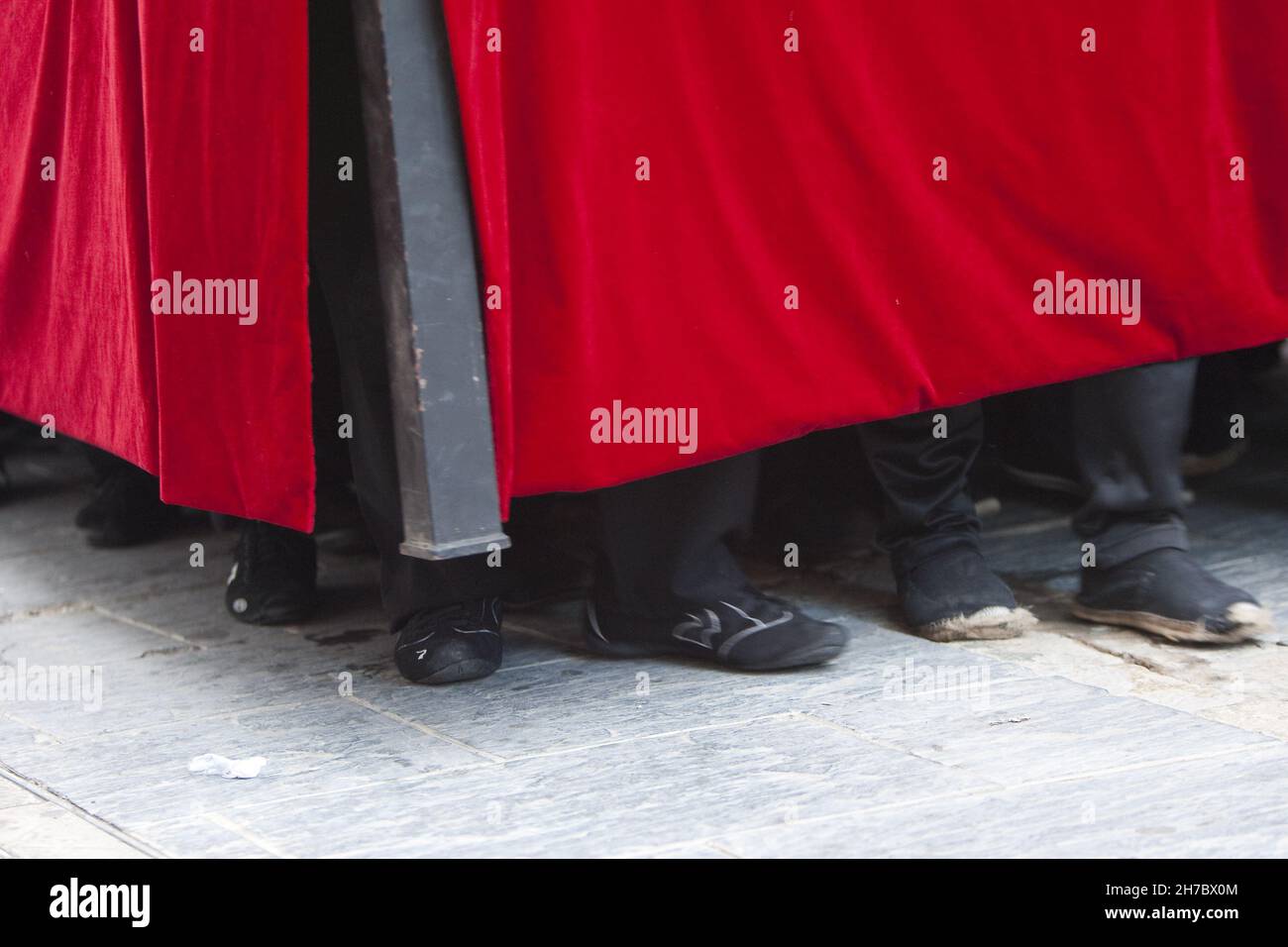 Closeup shot peoples feet walking hi-res stock photography and images ...