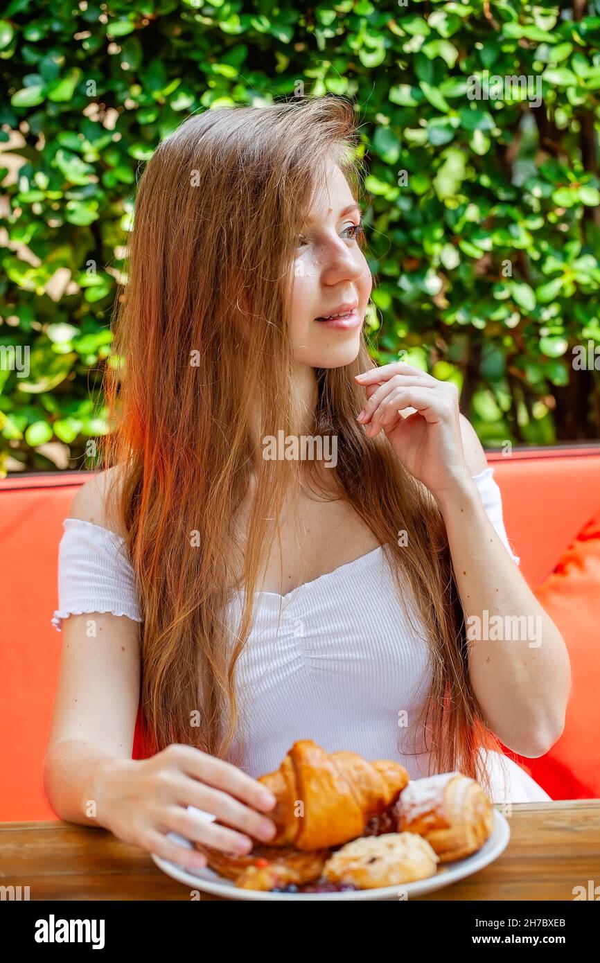 Food restaurant cafe hi-res stock photography and images - Alamy