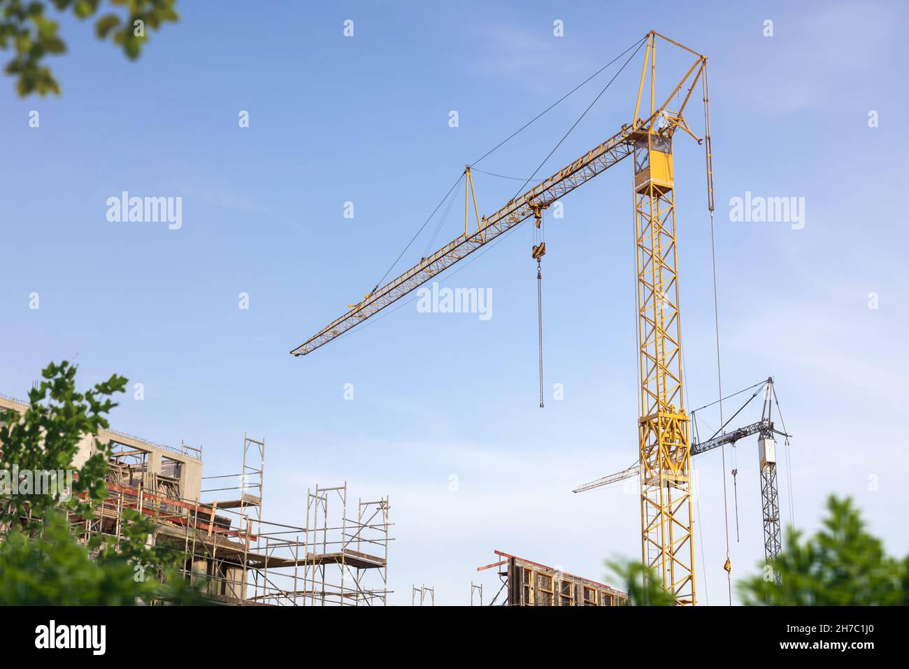 House crane build hi-res stock photography and images - Alamy