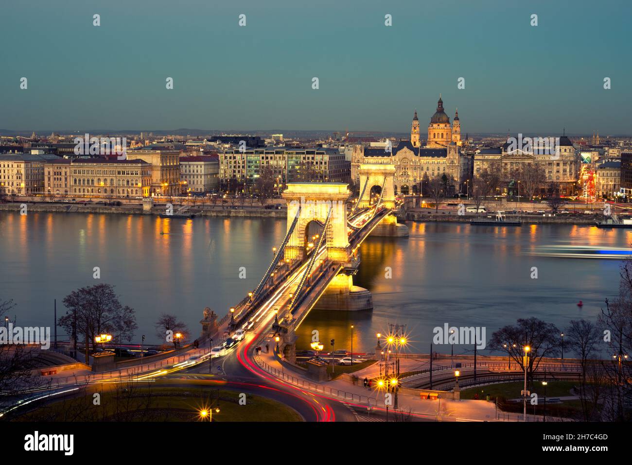 Night view of Budapest featuring Chain bridge Stock Photo - Alamy