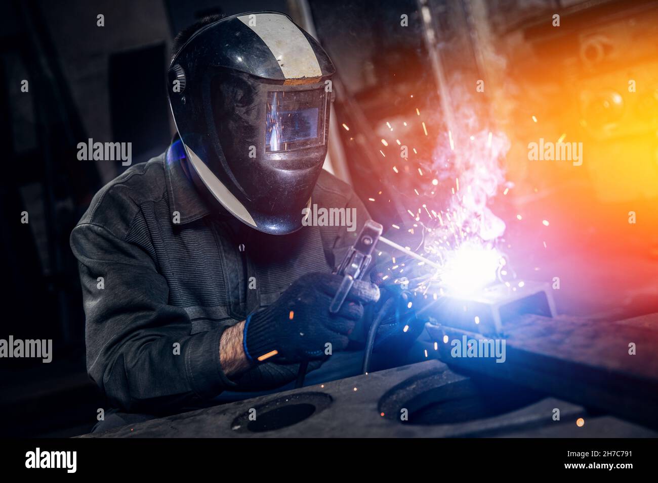 Sparks of electricity hi-res stock photography and images - Alamy