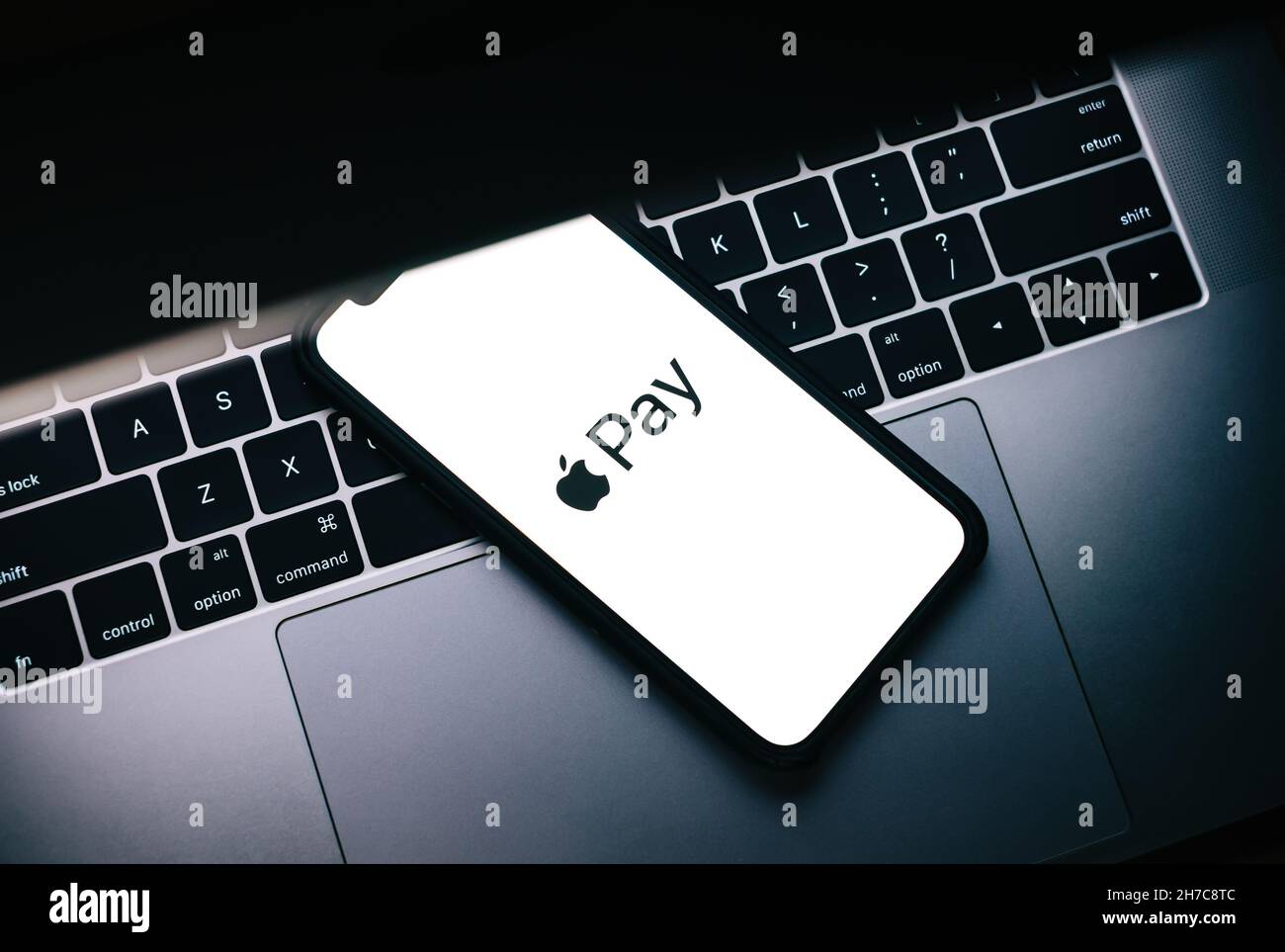 Apple logo on white background hi-res stock photography and images - Alamy