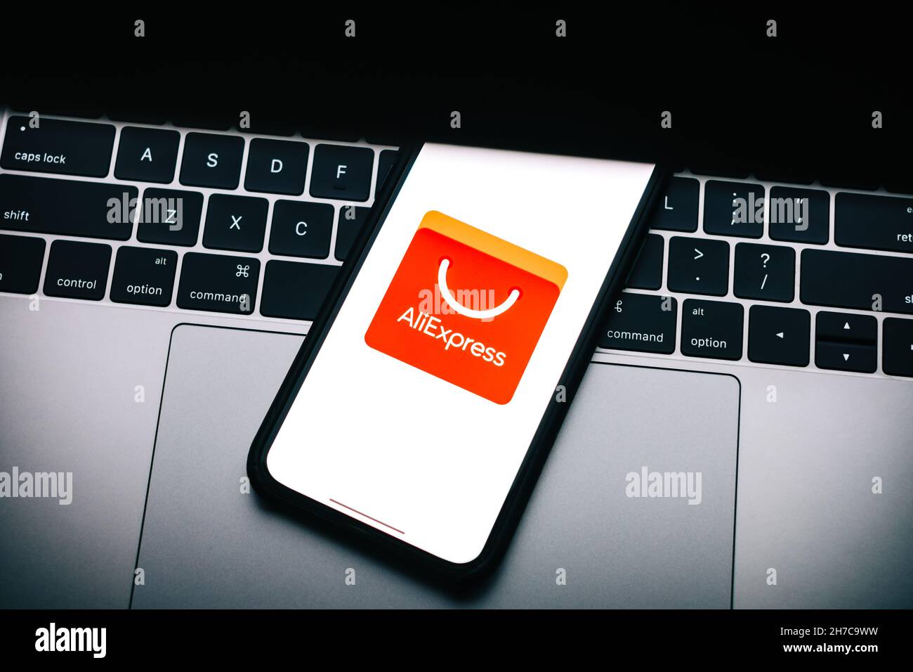 Aliexpress shopping app hi-res stock photography and images - Alamy