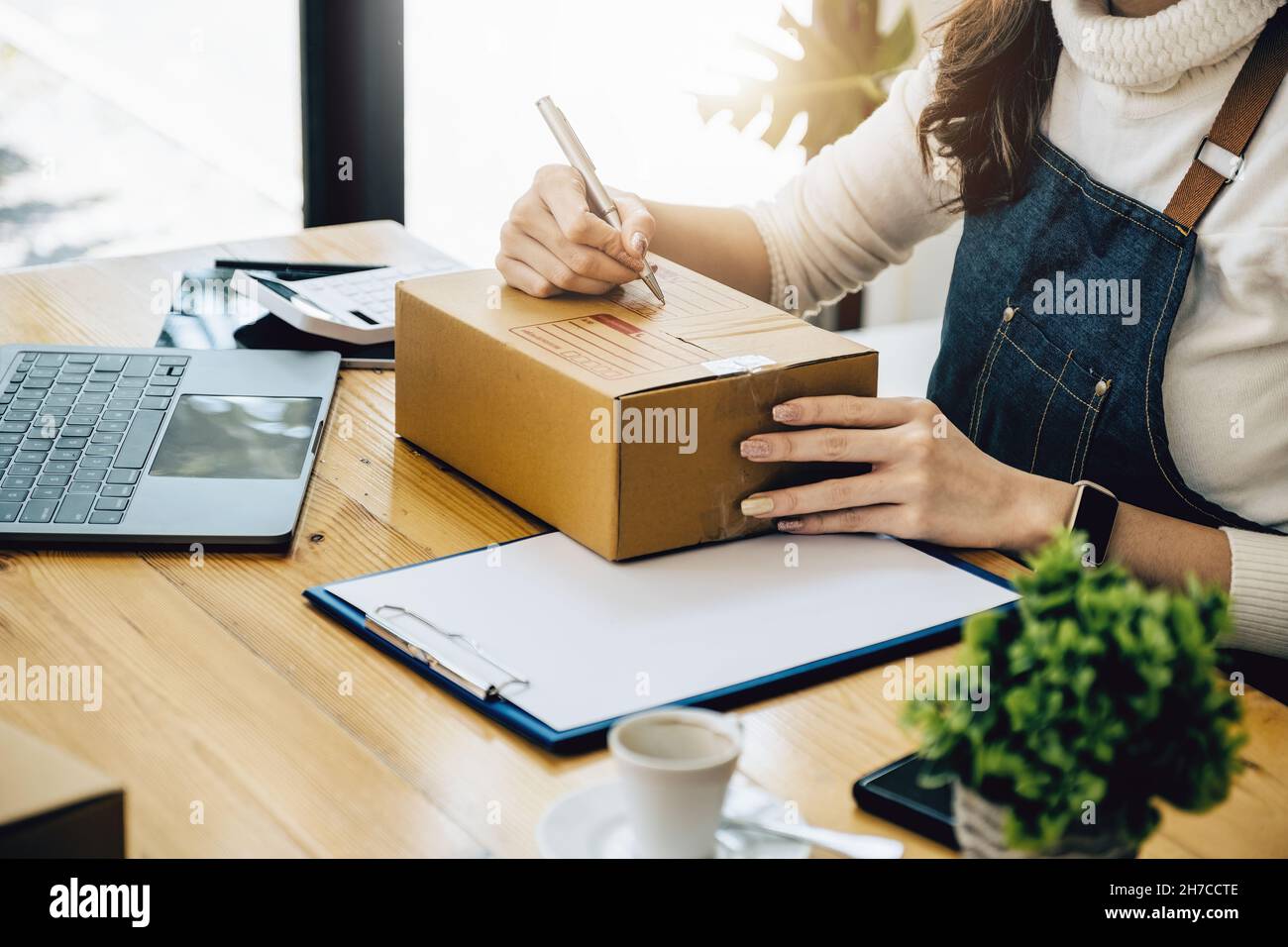 Packaged pens hi-res stock photography and images - Alamy