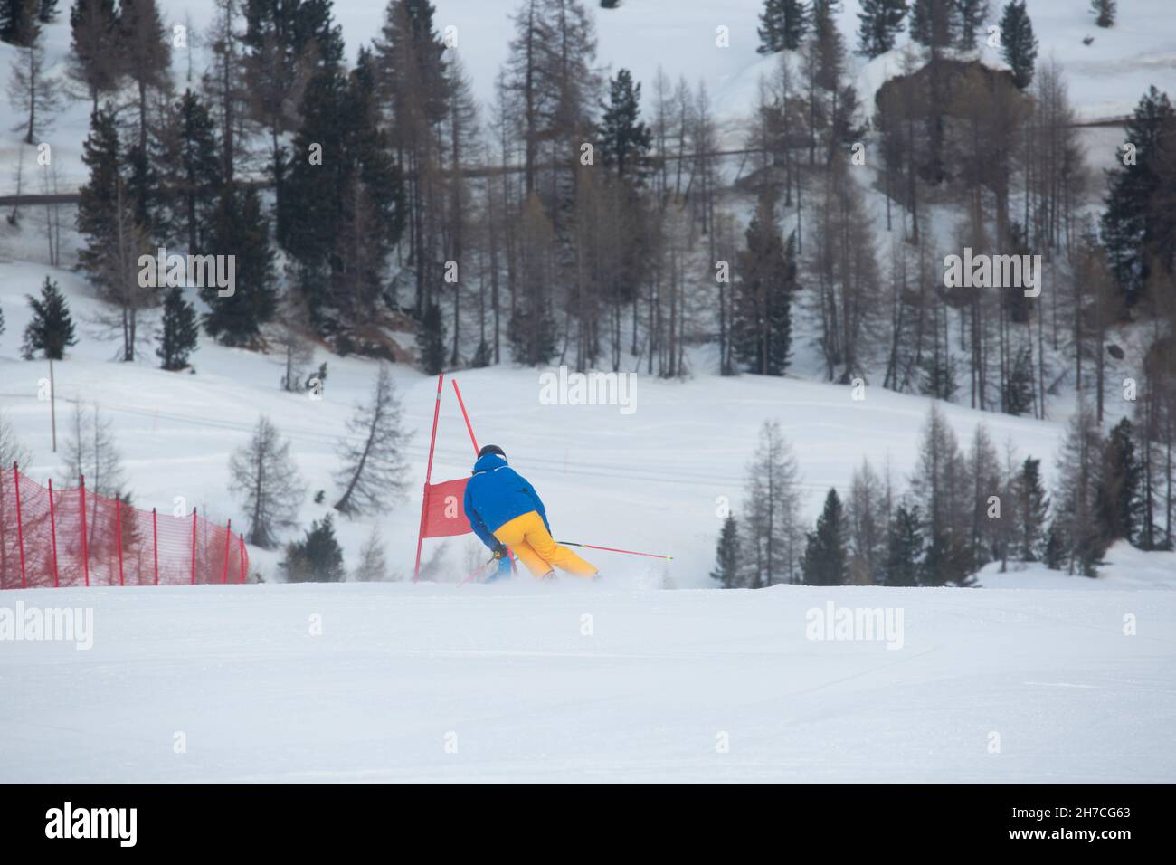 Giant slalom gates hi-res stock photography and images - Alamy