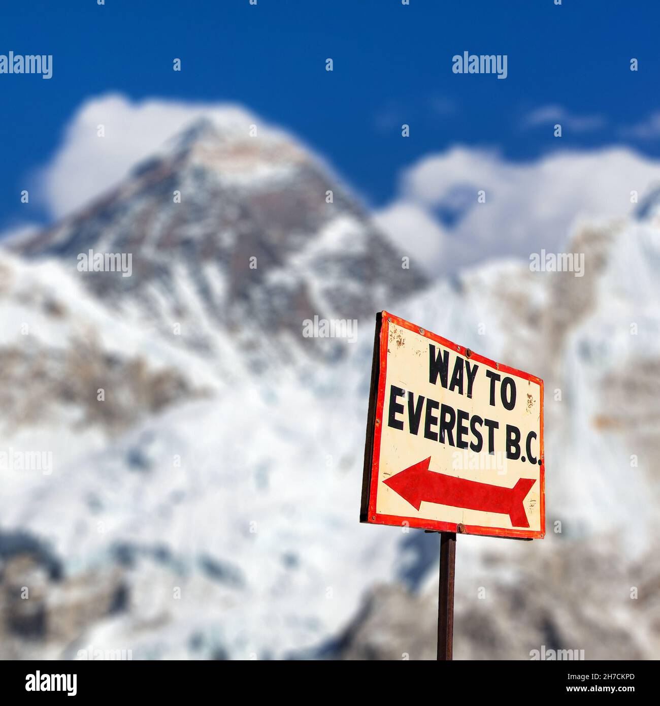 Mount everest summit sign hi-res stock photography and images - Alamy