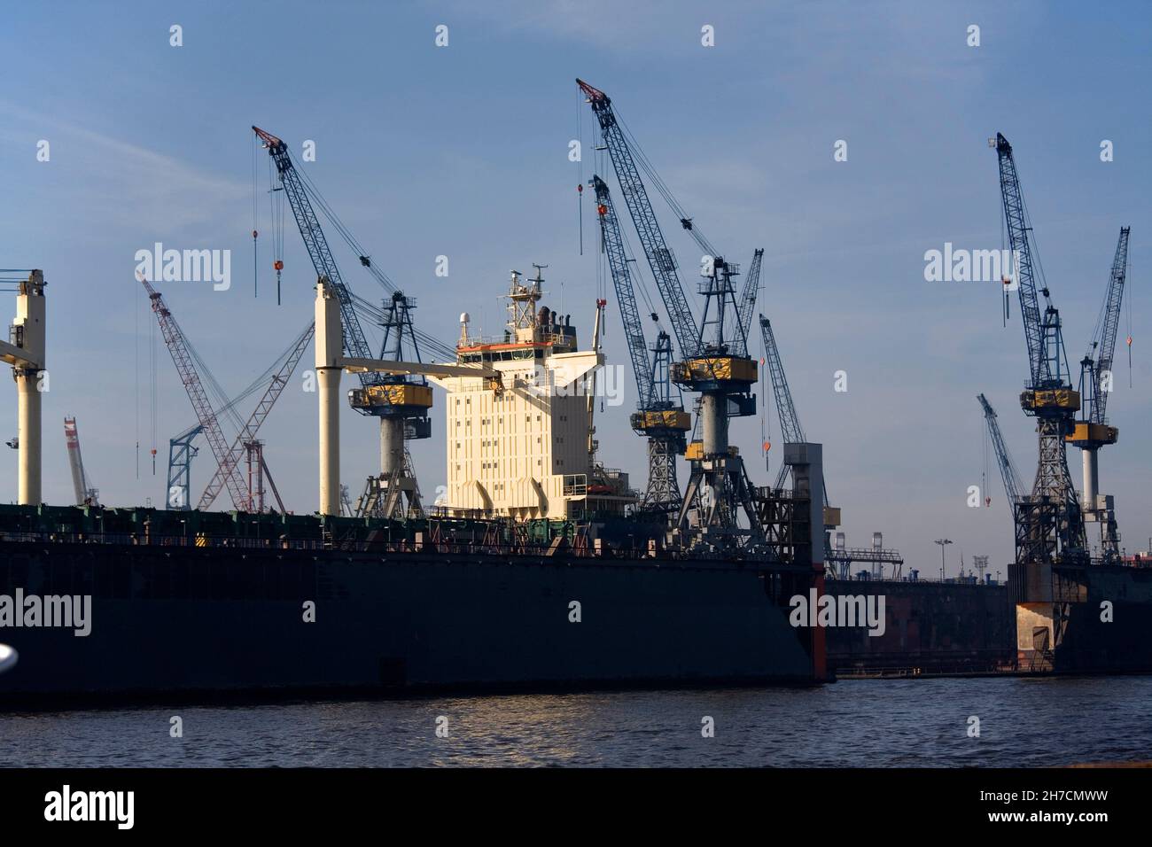 Dry dock in hamburg germany hi-res stock photography and images - Alamy