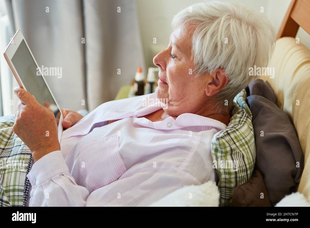 Sick computer hi-res stock photography and images - Alamy