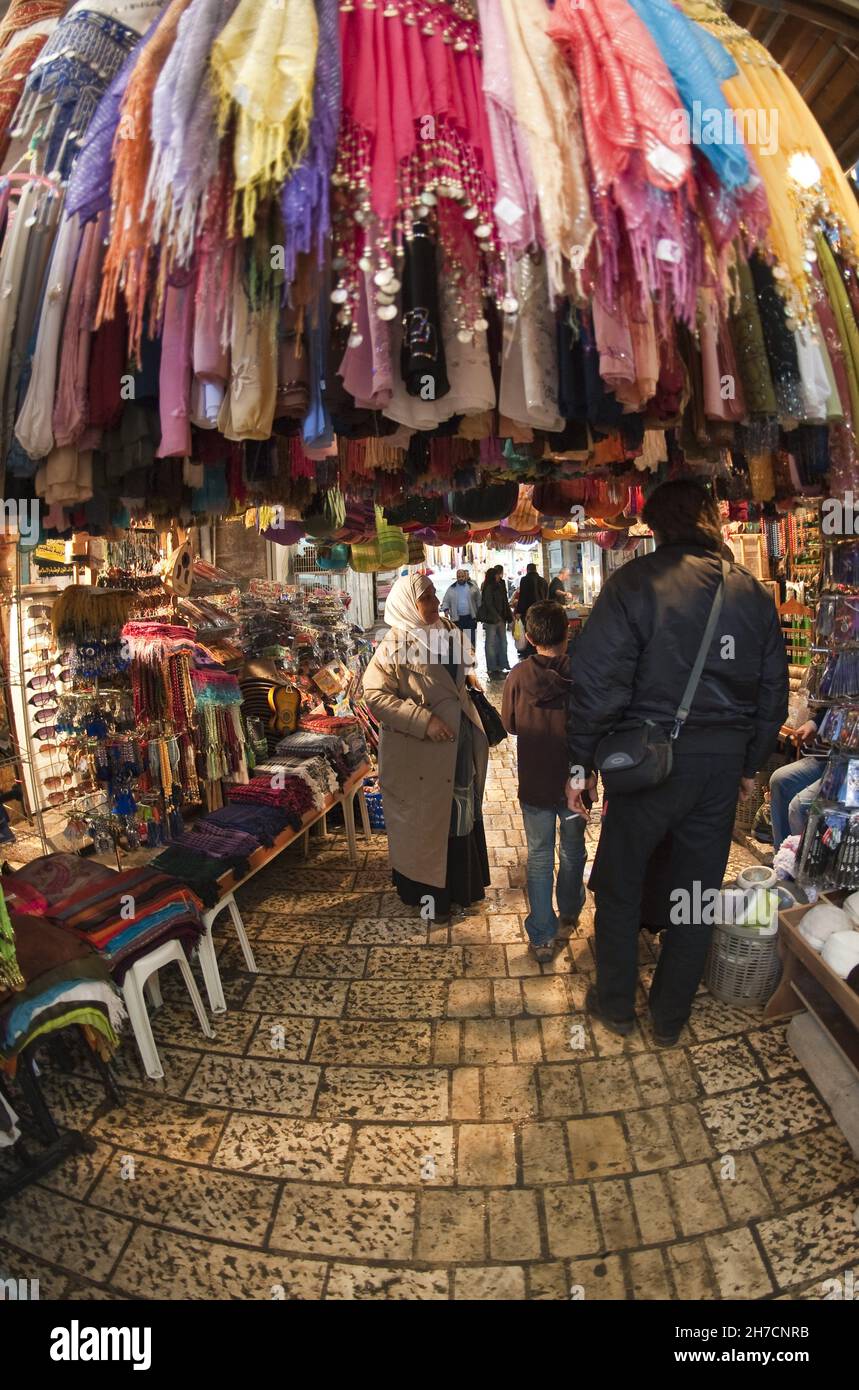 Middle eastern bazaar hi-res stock photography and images - Alamy