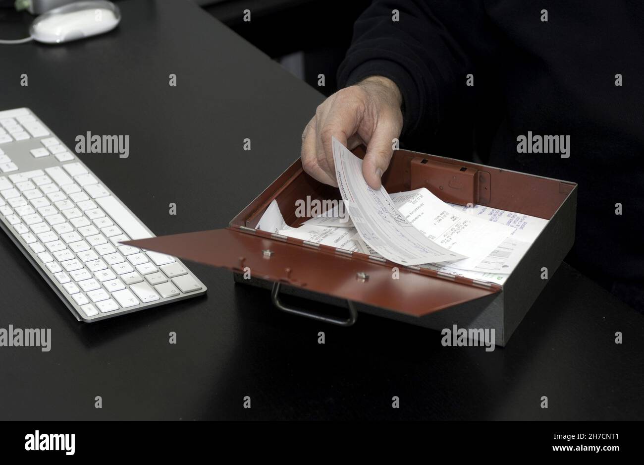 Accounting accountancy hi-res stock photography and images - Alamy