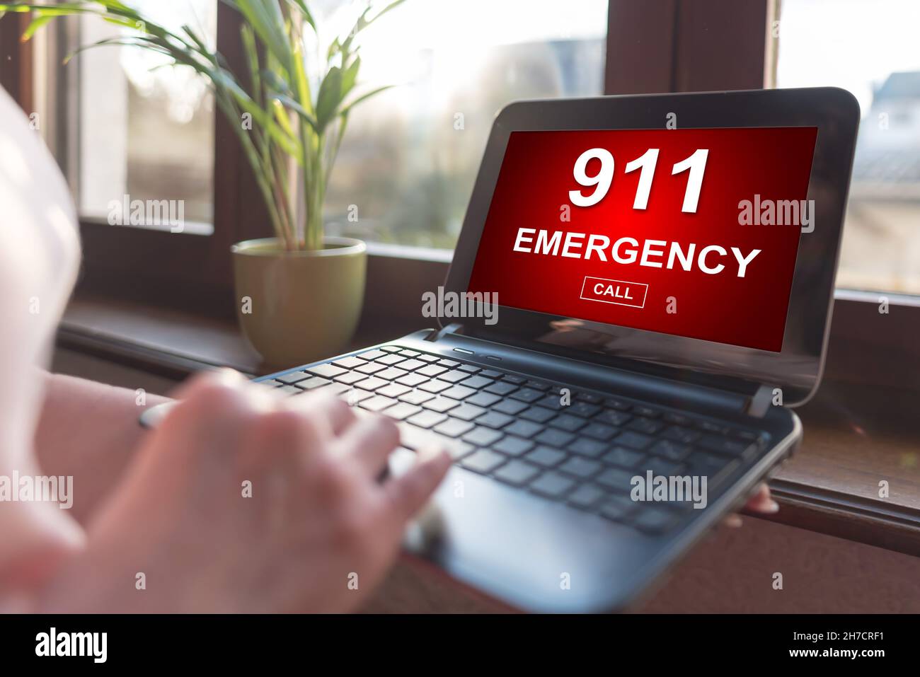 Laptop screen displaying an emergency concept Stock Photo - Alamy